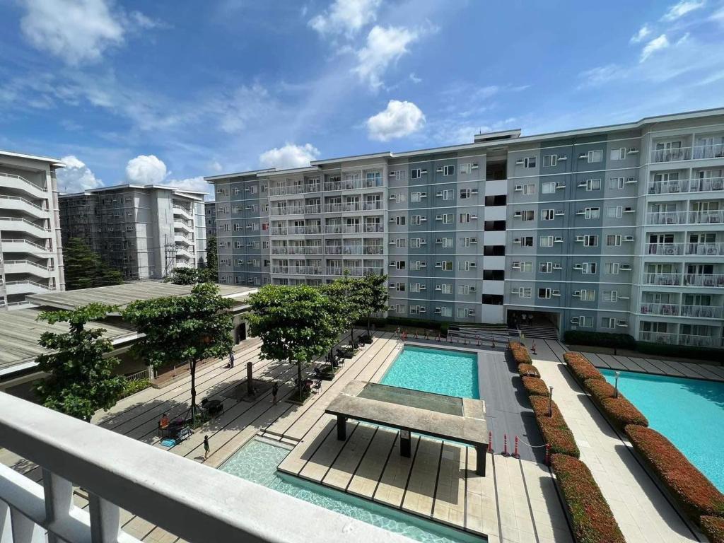 Trees residences Walking distance to SM fairview by Dennis S., Manille ...