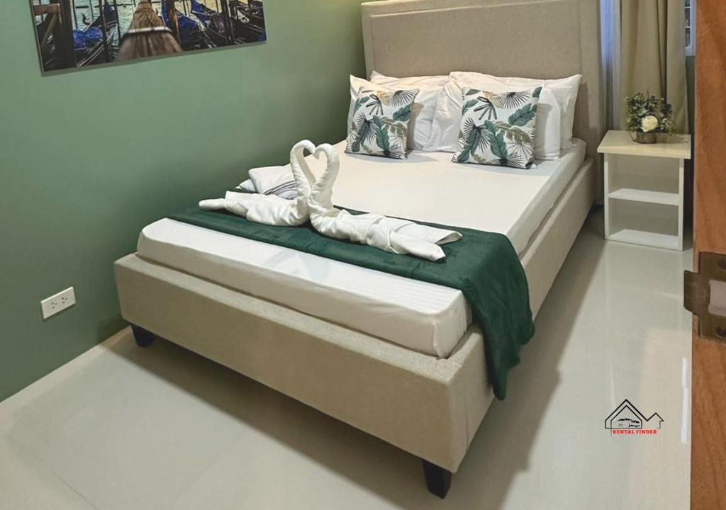 Palawan Staycation with Balcony near Airport - B1 5Pearl, Puerto ...