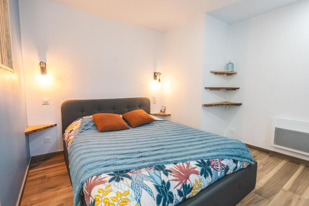 LE FACTORY aux pieds de la gare SNCF Laval, Laval (tarifs actualisés, 2026)