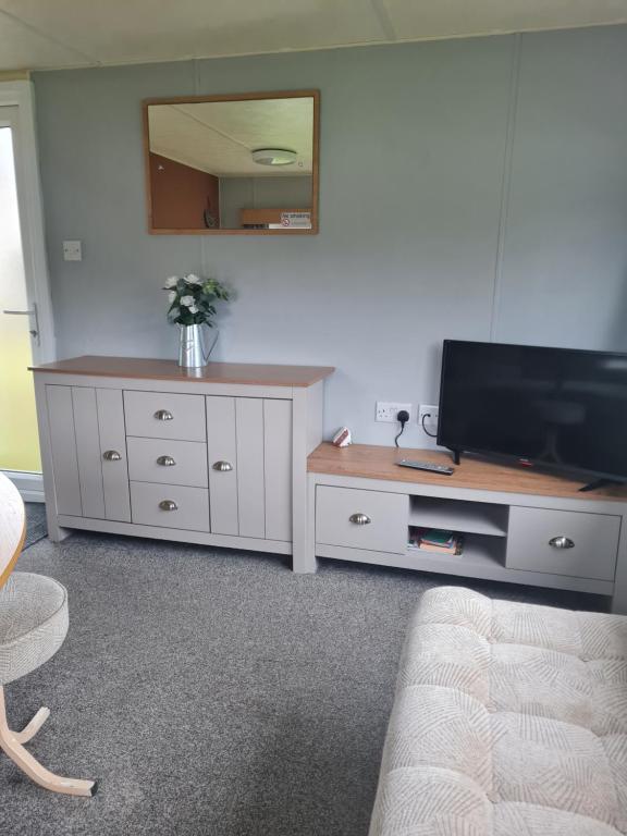 31 Beachlands, Cowes (updated prices 2026)