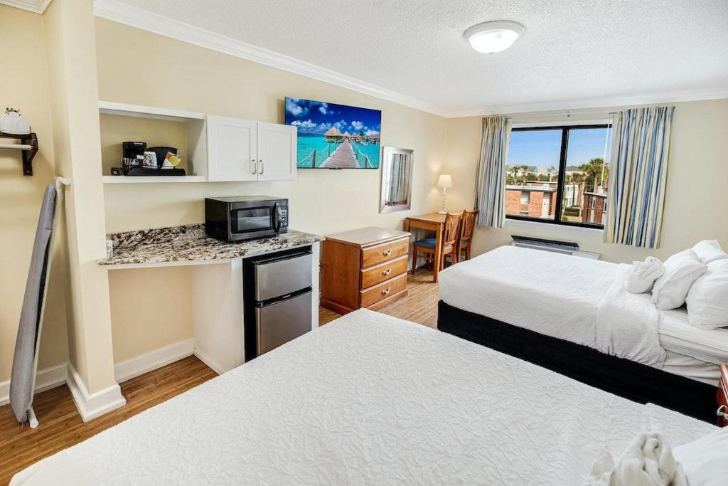 Beach Bound 3rd Floor Resort View Lodge Room, Pawleys Island (tarifs ...