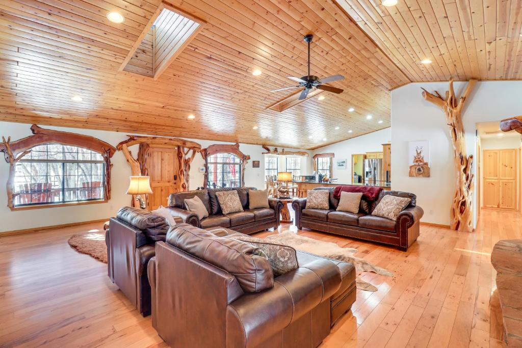 Ski, Hike and Relax Fireside! Pinetop Family Retreat, Pinetop-Lakeside ...