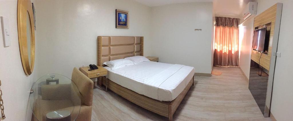 Meaco Royal Hotel - Valenzuela, Manila (updated prices 2026)