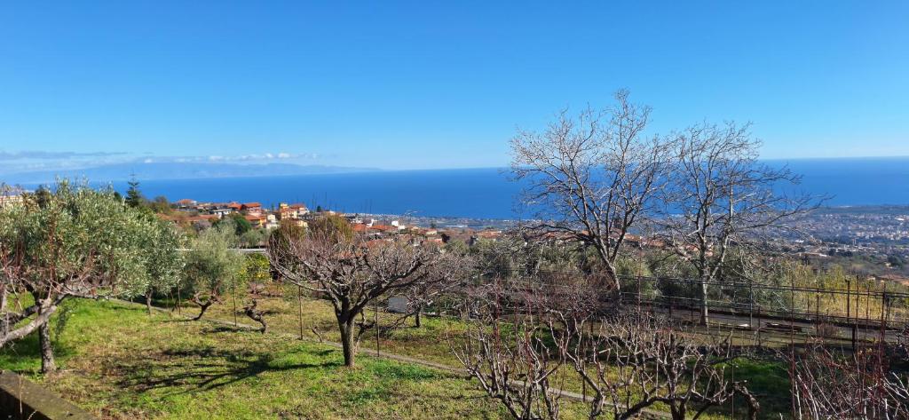 Casa Leopina Apri gli occhi e vola oltre il mare, SantʼAlfio (updated ...