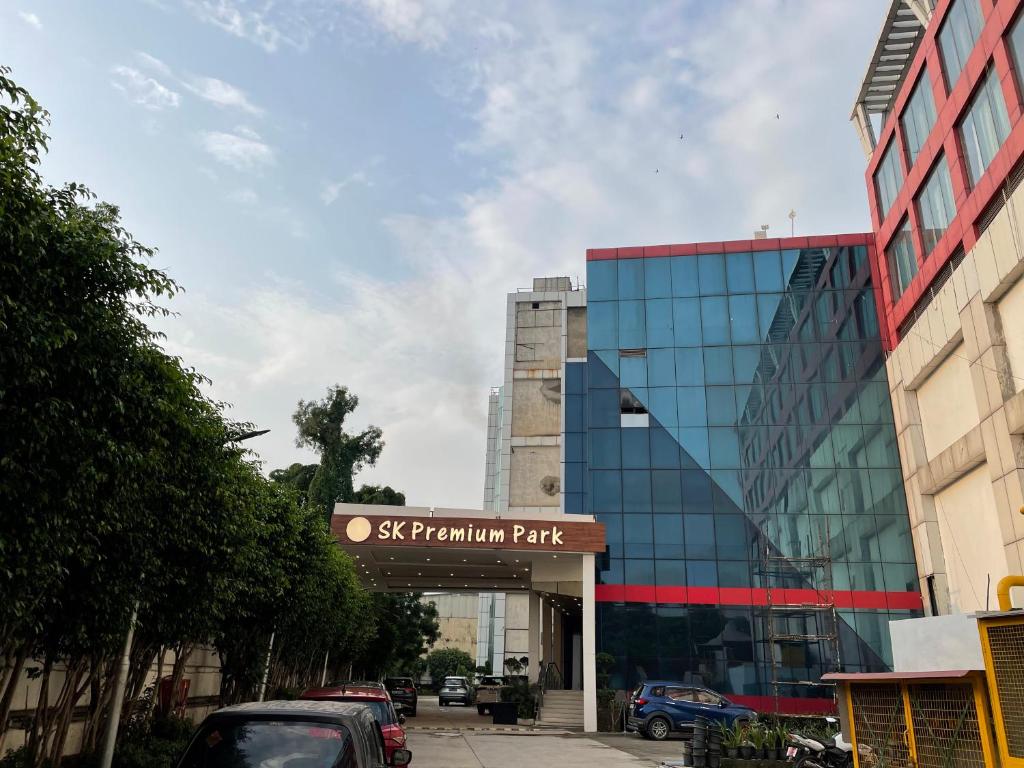 SK Premium Park, World Square Mall, Ghaziabad (updated prices 2026)