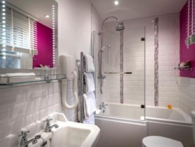 Springwells House, Steyning (updated prices 2025)