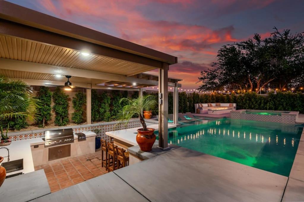 Hacienda San Miguel Pool And Spa With Outdoor Kitchen, Indio (updated ...