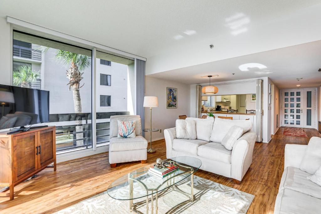 Luxury Longboat Key Condo - Walk to Beach Access!, Longboat Key ...