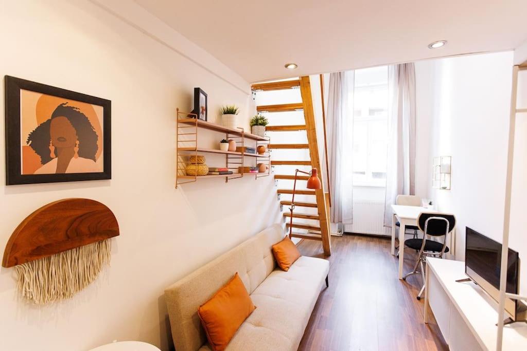 Urban Capsule Apartment - Near Mariahilfer Straße, Vienna (updated ...