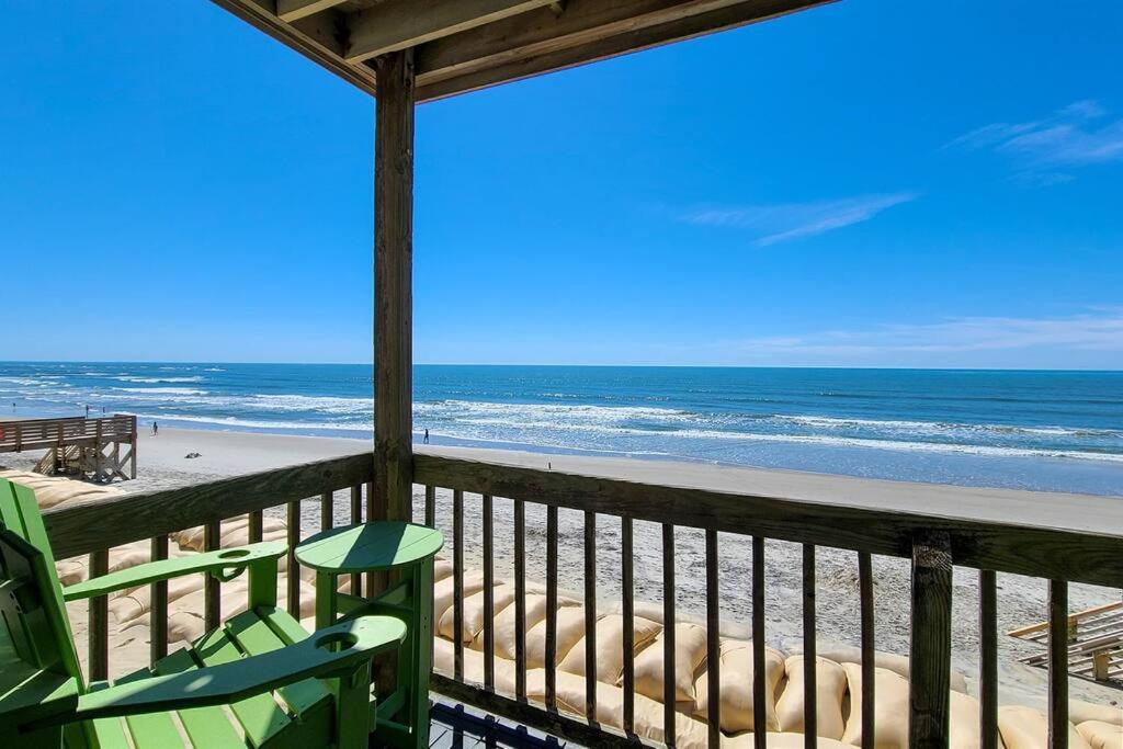 Sunshine Paradise! Gorgeous Beachfront views!, North Topsail Beach ...