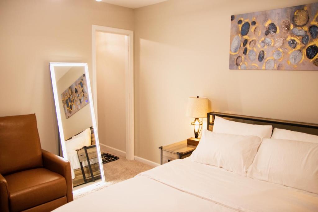 HomeTel Premium Guest Suite w/ Private Entrance, Ypsilanti (updated ...