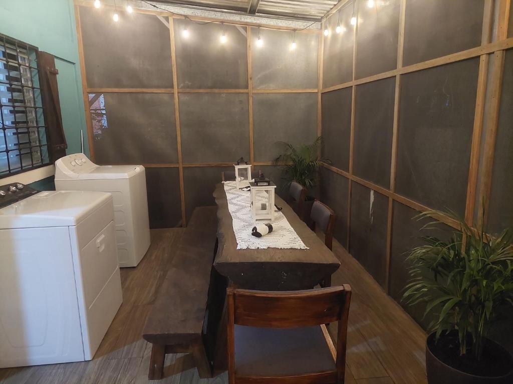 La Casita del Lago en El Jaral, Santa Cruz de Yojoa – Updated 2024 Prices