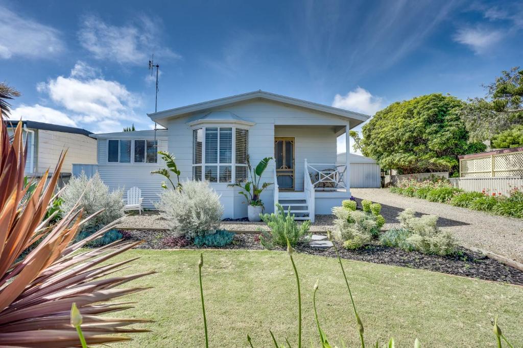 Our Little White House -74 Padman Crescent, Middleton, Middleton ...