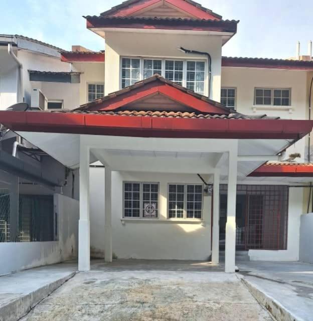 LOTUS HOMESTAY, Seri Kembangan (precios actualizados 2025)