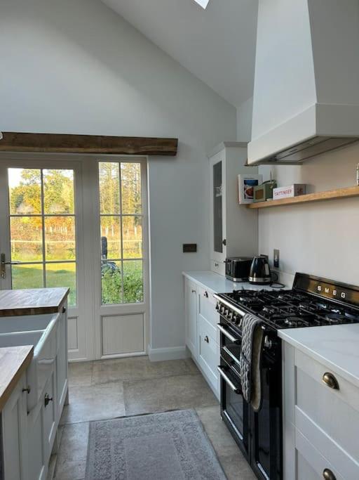 Favour Royal Cottage - dog friendly forest escape, Derrygorry (updated ...