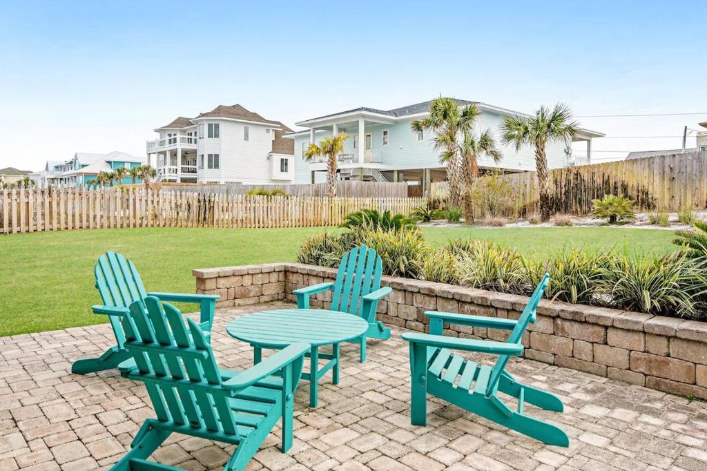 Bluetopia Blue Wahoos Beach House, Pensacola Beach (updated prices 2025)