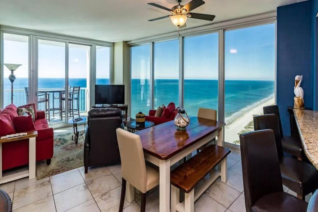 3 Bedroom Luxury High Rise Corner Condo at Island Tower with Indoor and ...