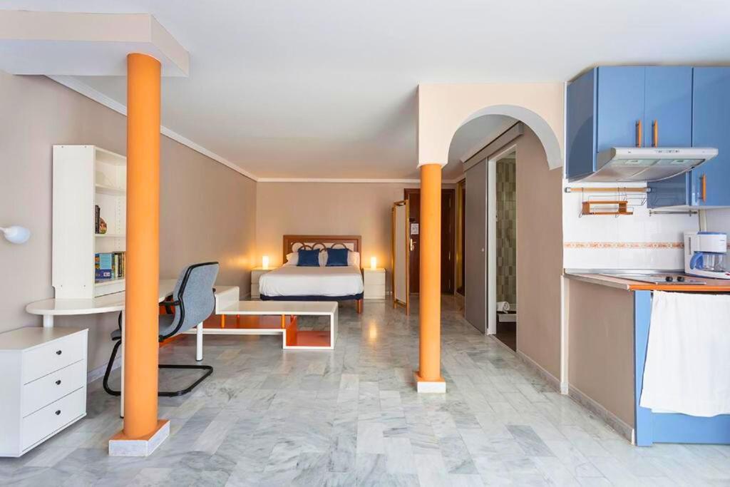 Luminosity Square Studio. Francos 14, Sevilla (precios actualizados 2025)