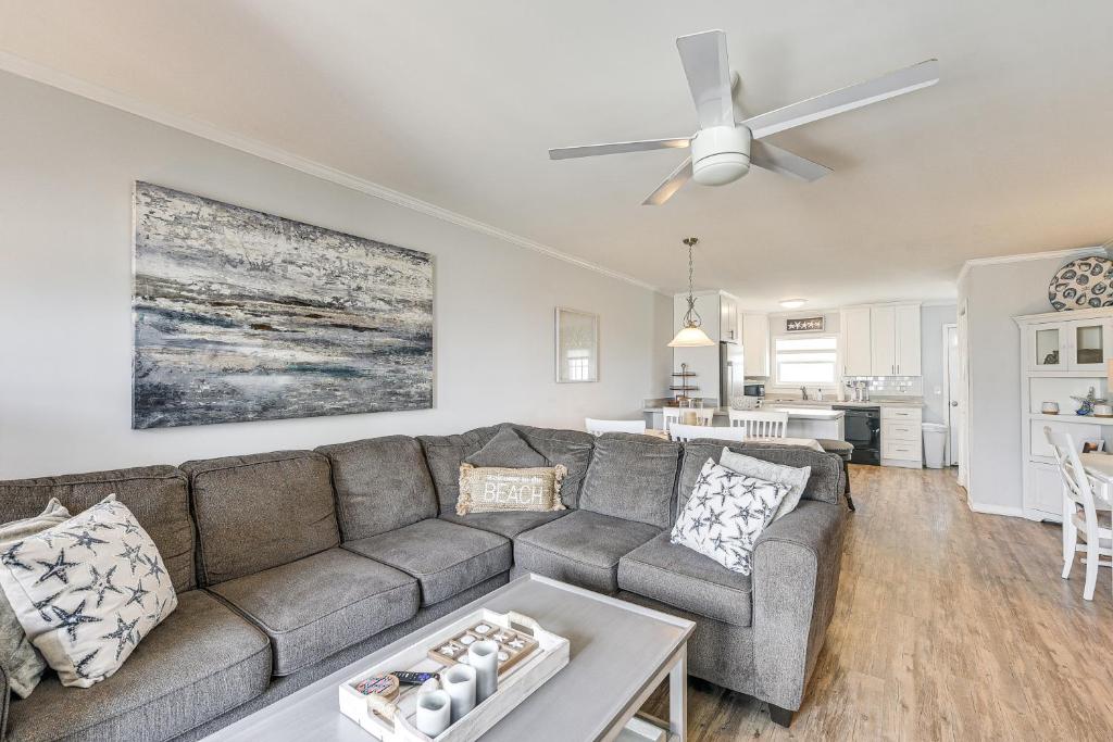 Ocean Isle Beach Condo with Balcony Steps to Shore!, Ocean Isle Beach ...