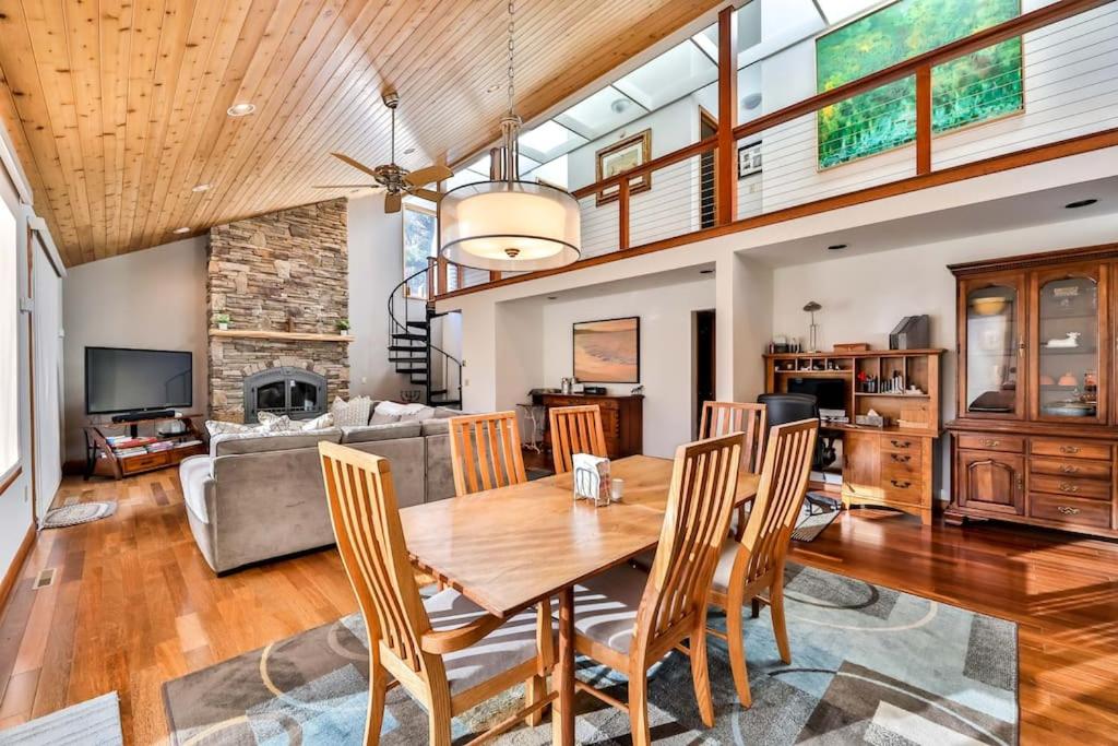 Mountain house w/ stunning views & gourmet kitchen, Maplecrest (updated ...