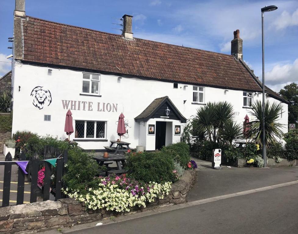 The White Lion Hotel Church Road Yate BS37 5BG, Yate – Updated 2024 Prices