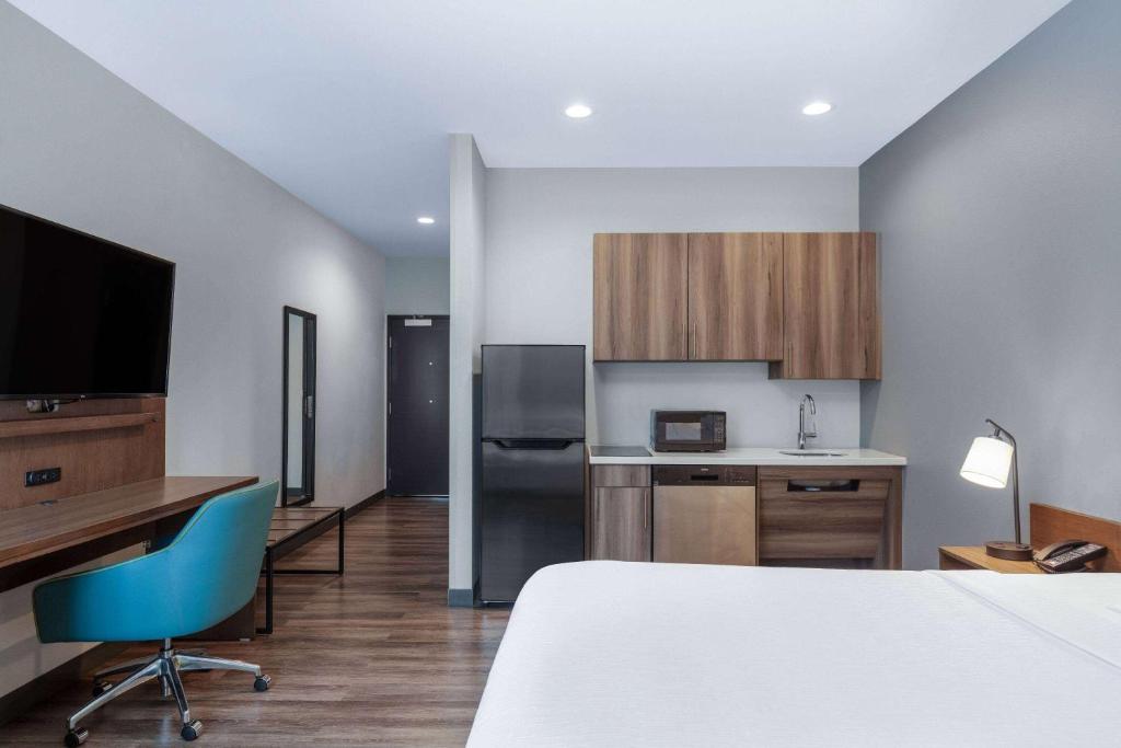 La Quinta Inn & Suites by Wyndham Centralia, Centralia (updated prices ...