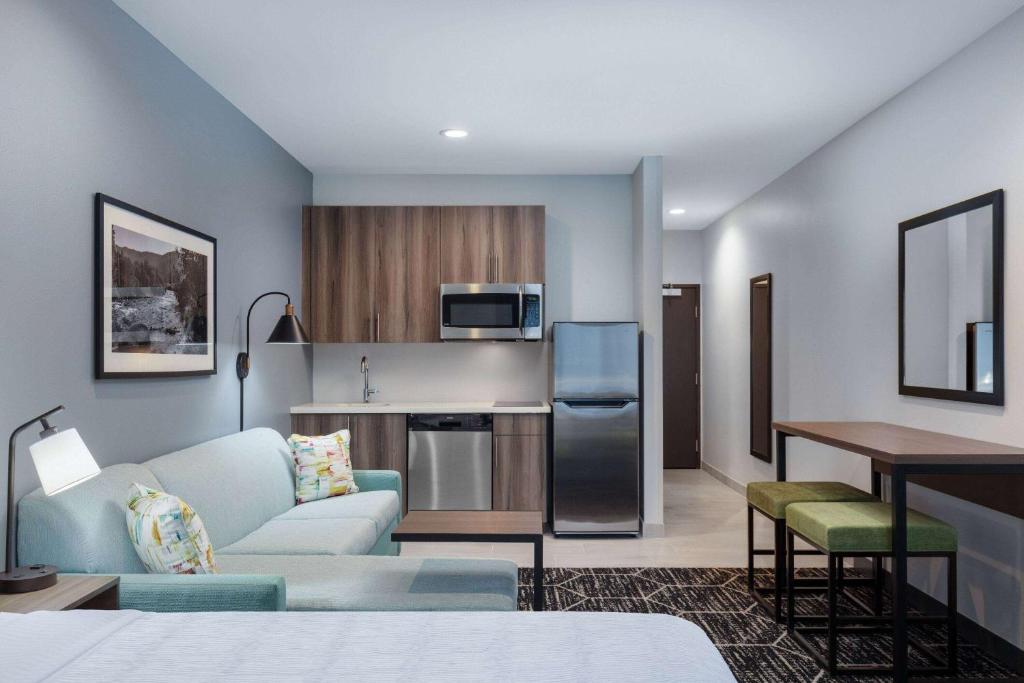 La Quinta Inn & Suites by Wyndham Centralia, Centralia (updated prices ...