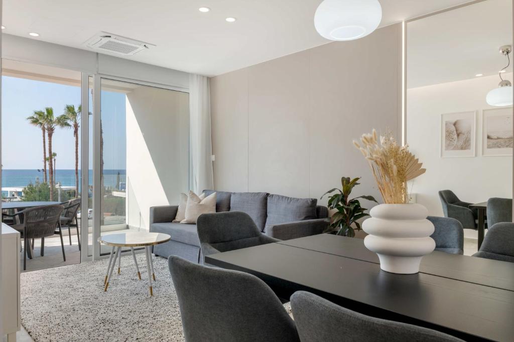 Phaedrus Living: Seaview Luxury Flat Limnaria 150, Paphos City (updated ...