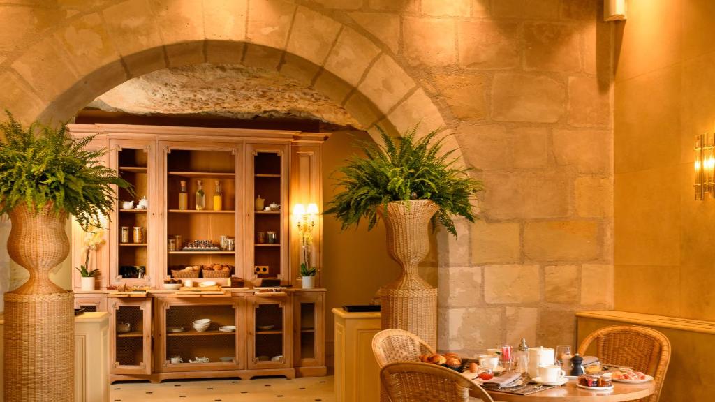 Hotel Les Hautes Roches, Rochecorbon (updated prices 2025)