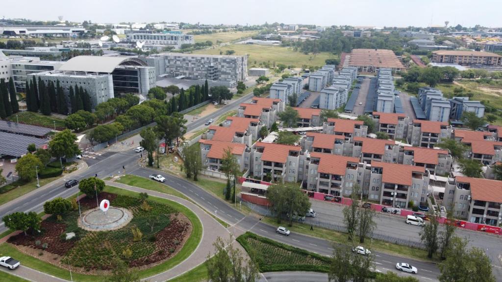 Prime location - home away from home, Midrand (updated prices 2026)