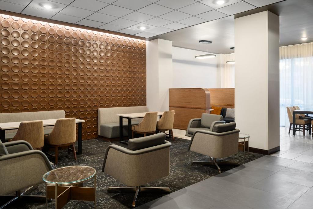 Courtyard by Marriott Seattle SeaTac Airport, Seattle (updated prices 2025)