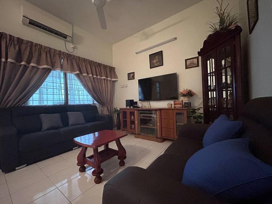 Ipoh Simple Famliy Homestay 3R3B 7-9pax SY24, Ipoh (2025-ös frissített ...