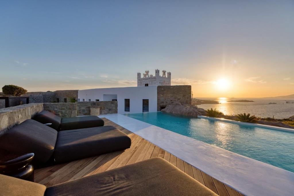 Mykonos Town Black Villa with Cave Heated Pool, Mikonos (updated prices ...