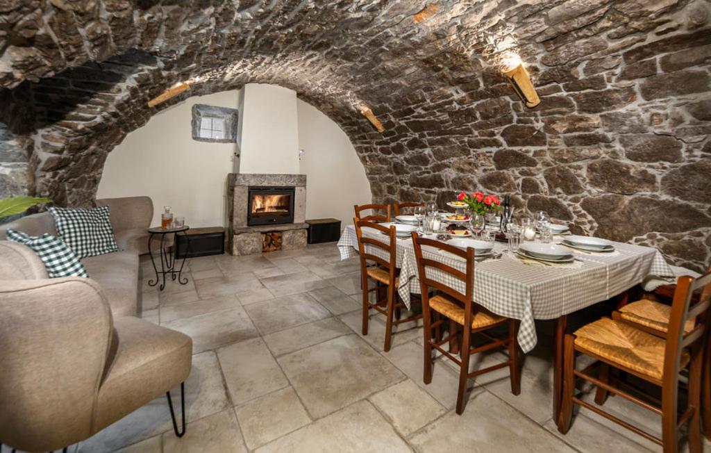 Villa Stancija Kavali new stone house, Zvoneća – Updated 2024 Prices