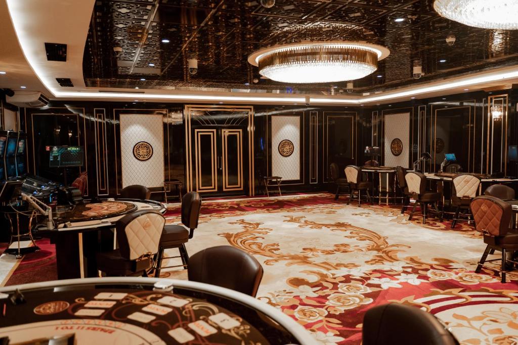 Grand Bellagio Batumi Convention & Casino Hotel, Batumi (updated prices ...
