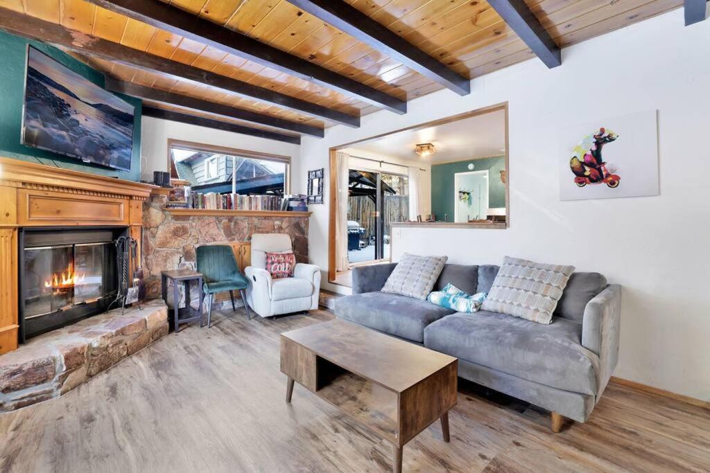 Quail in Moonlight~ Walk to Ski Shuttle Chalet~, Big Bear Lake (updated ...