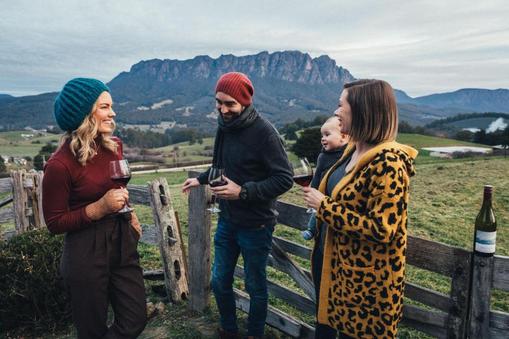 Eagles Nest Retreat, West Kentish (updated prices 2025)