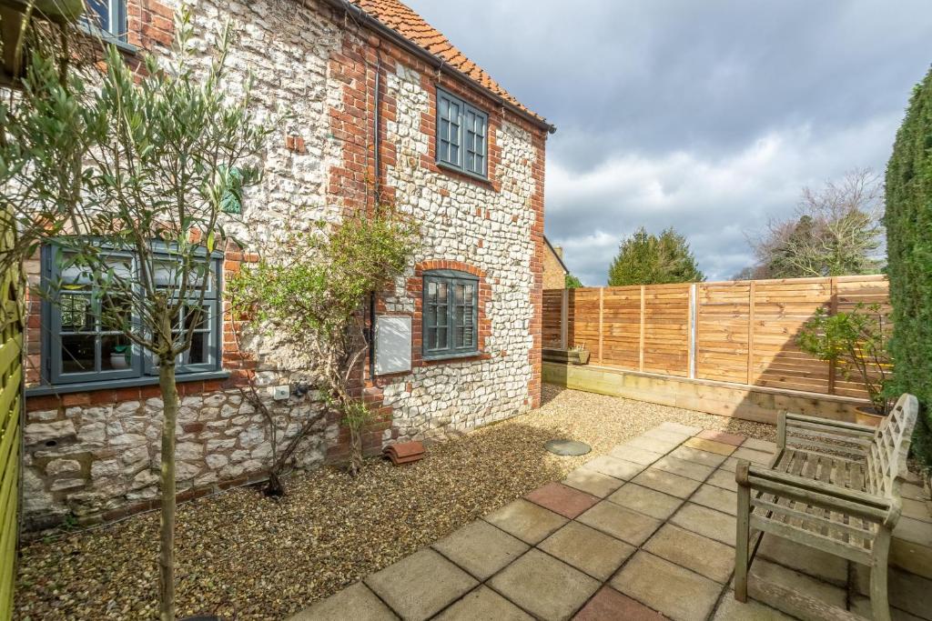 No 33 Cottage 4, Thornham (updated prices 2026)