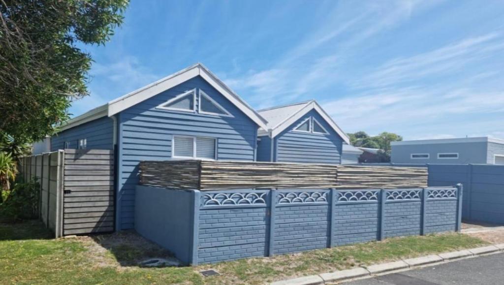 Coral Beach Cottage, Pearly Beach – Updated 2024 Prices