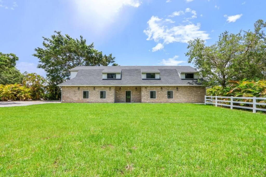 Luxury Beach Barn Farmhouse, Jupiter (prezzi aggiornati per il 2024)