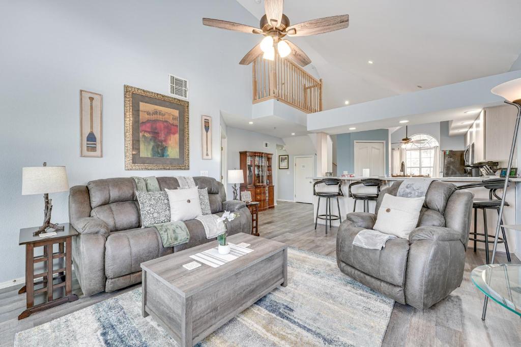 Updated Branson Condo with Lake Taneycomo Views!, Branson (updated ...