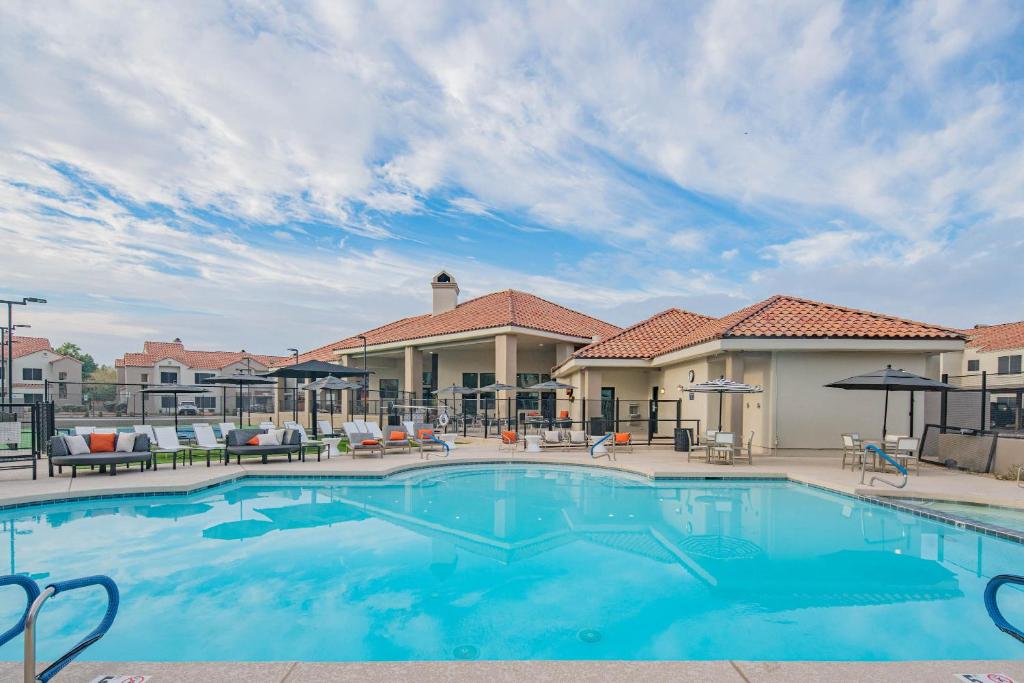 TPC Dream Retreat & Pools, Parking & Perfect for Families - H2057 ...