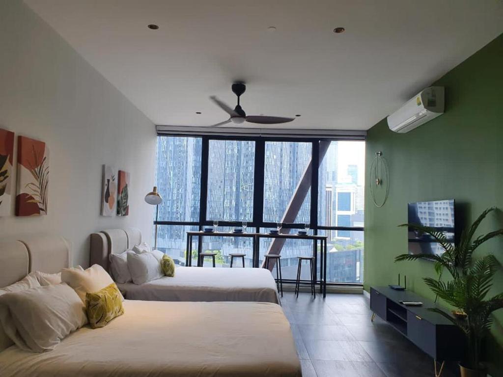 Scarletz Suites KLCC Deluxe Studio Room Single Double Bed, Kuala Lumpur ...