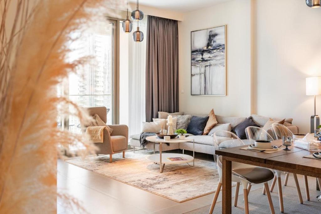 Brand new 2B/R with Burj Khalifa and Fountain View, Dubai (updated ...