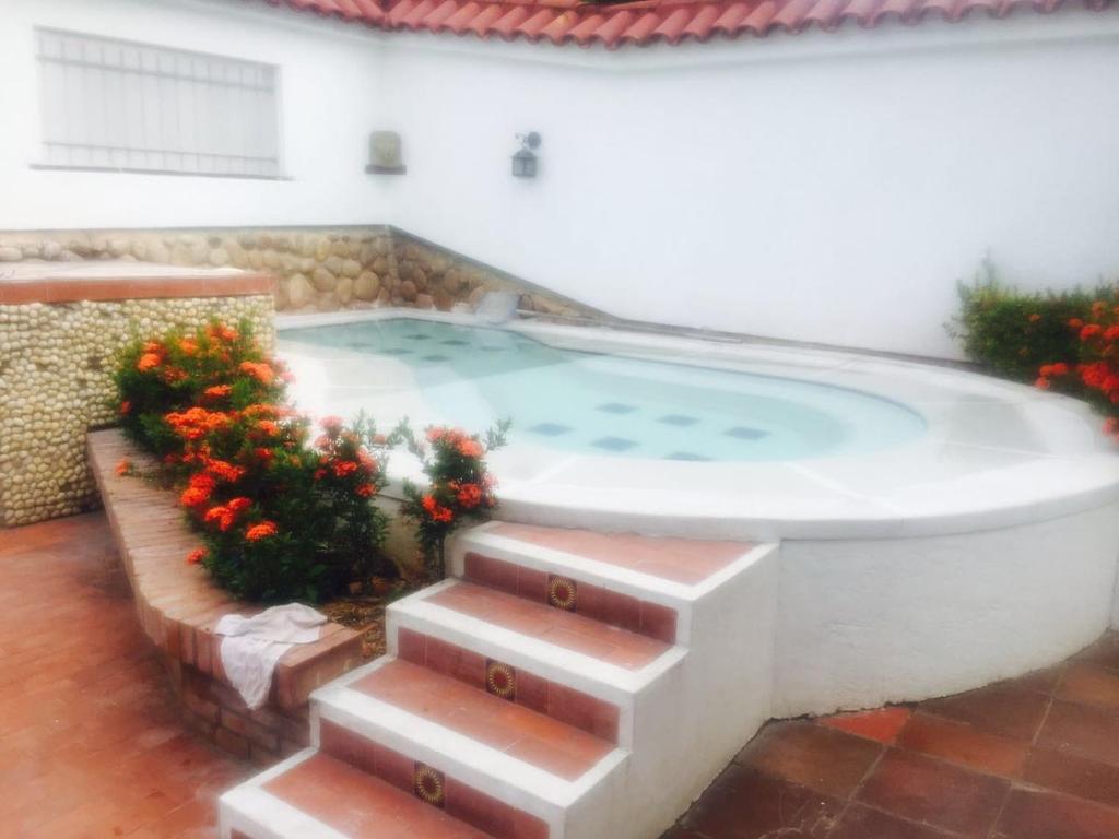 Hermosa casa con piscina privada, Girardot (updated prices 2024)
