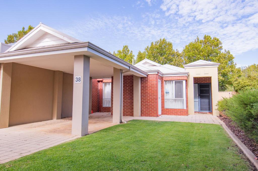 Sea Breeze - Unit 38 At Cape View Resort, Busselton - Broadwater