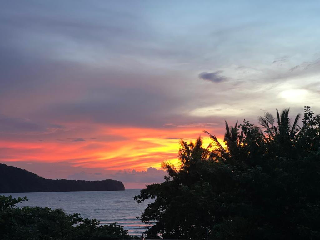 Zenhouse Calayo, Nasugbu (updated prices 2024)