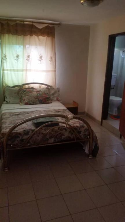 #5 princess apartments, 230mt to senegambia business strip, Wes coast ...