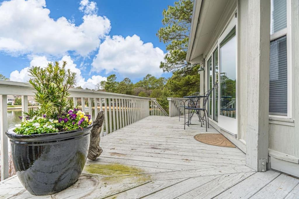 Lakefront Treehouse, Pinehurst (updated prices 2024)