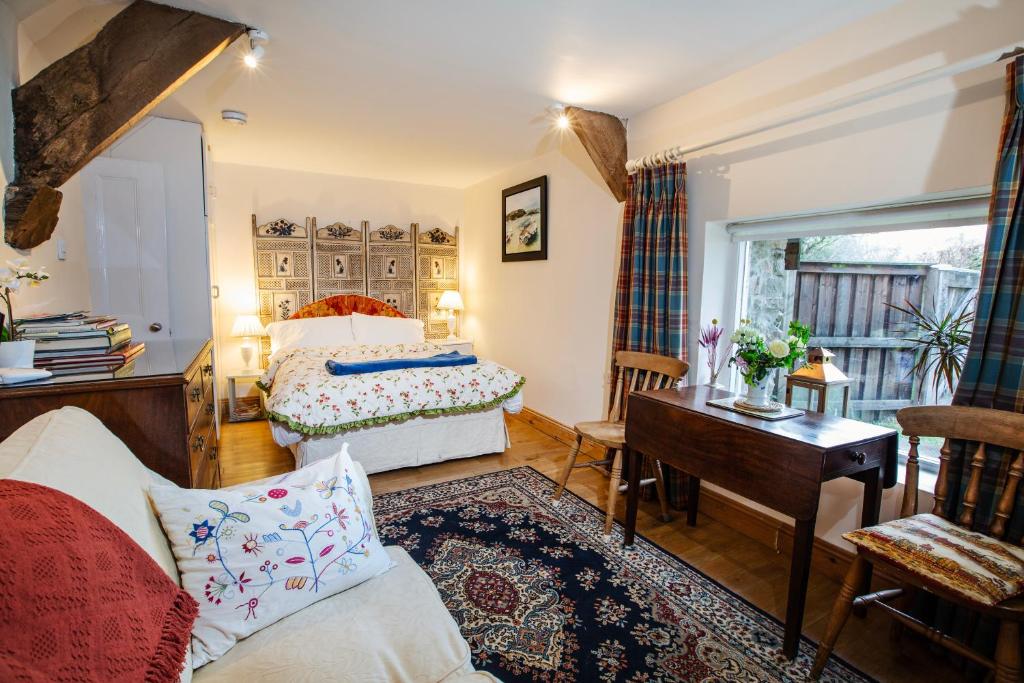 Cleo’s Stable at Oak Farm, Usk (updated prices 2025)